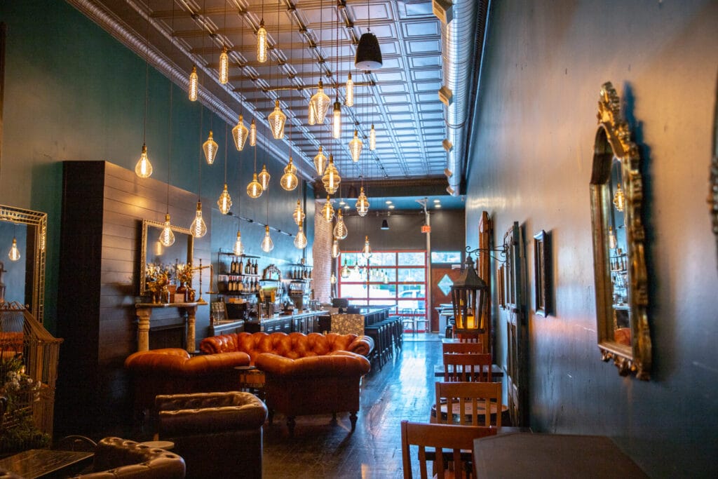 Raven Lounge - LYH – Lynchburg Tourism